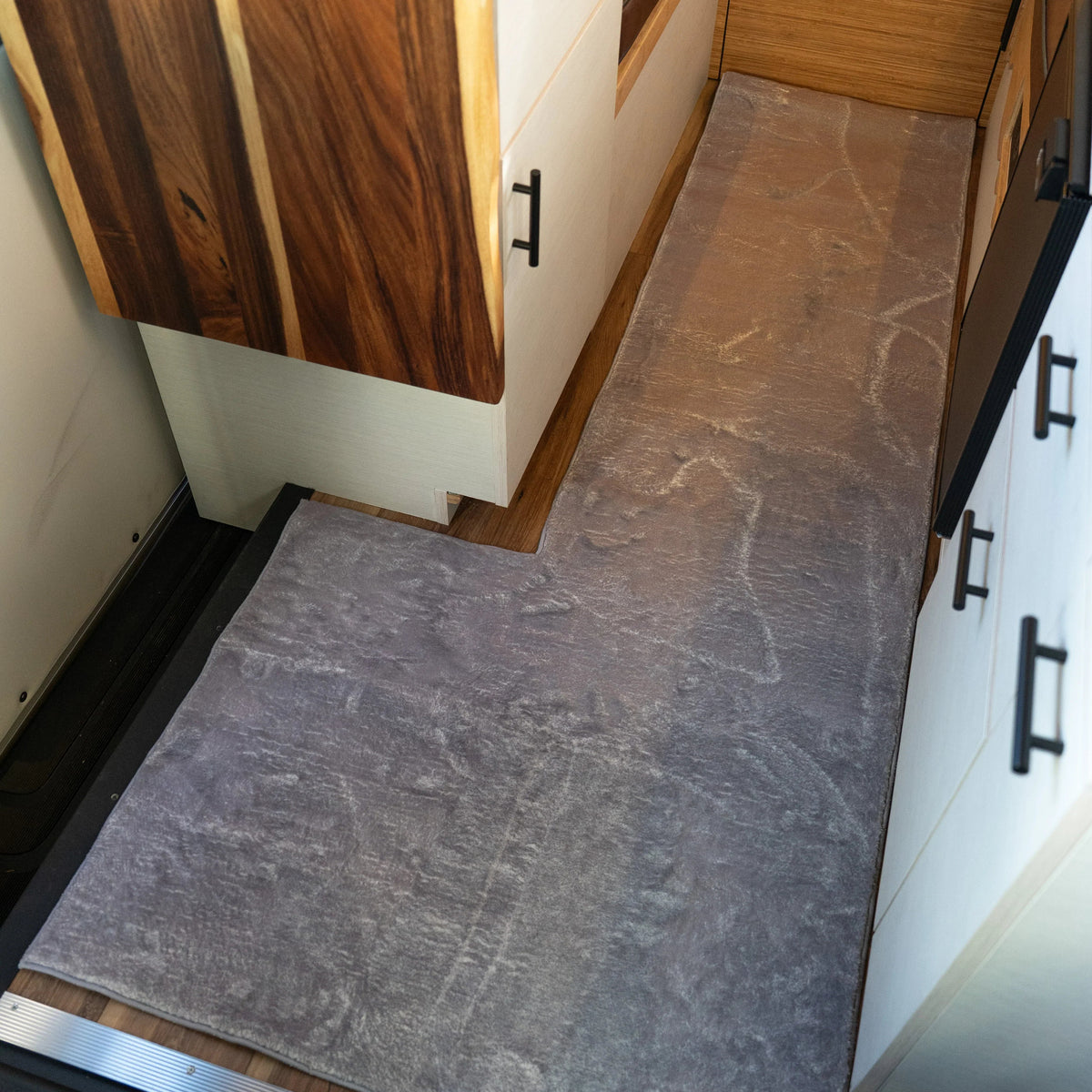 Sandy Vans L-Shaped Mercedes Sprinter Van Rug – Campervan HQ
