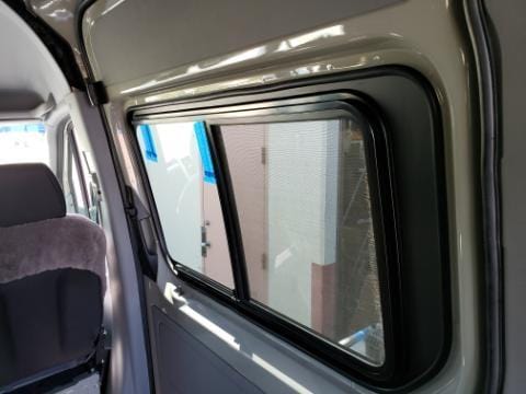 AM Auto Mercedes Sprinter Passenger Side Sliding Door Half-Slider Wind ...